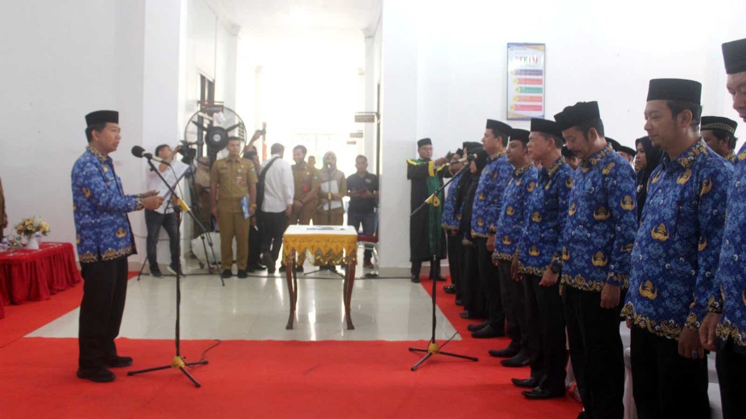 Kenakan Busana Adat Aceh, Anggota Panwaslih Abdya Resmi Dilantik di Jakarta